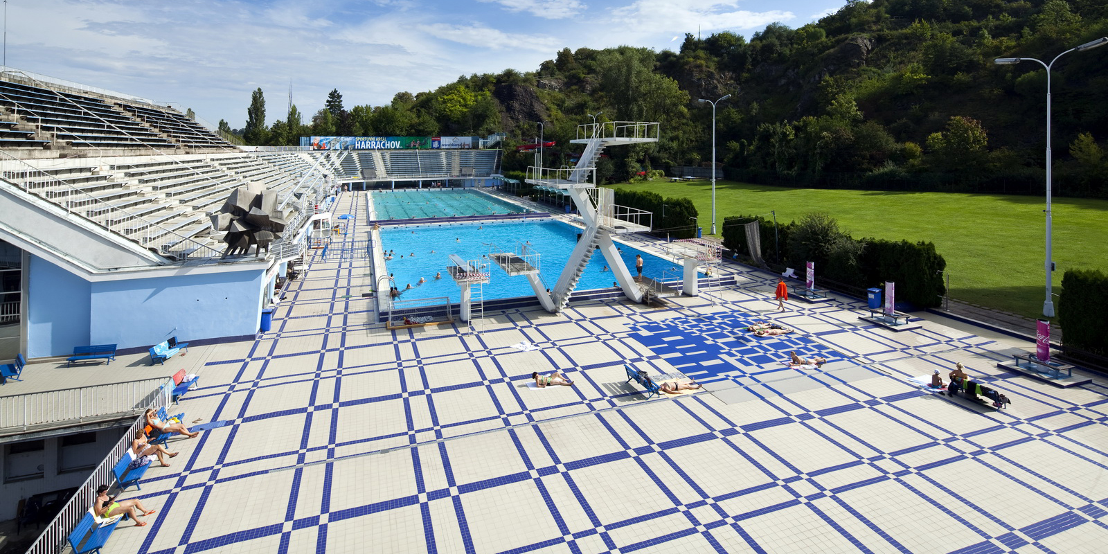 Plavecký stadion Podolí - keramické obklady a dlažby RAKO